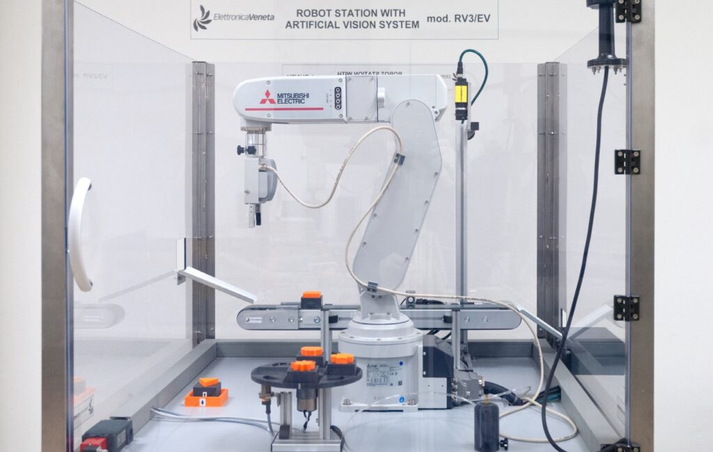 Elettronica Veneta RV3/EV Robot Station With Artifial Vision System ...